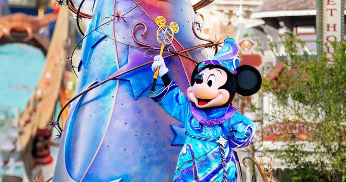 The Ultimate Guide to Parades at Disney Parks | Disney Rewards